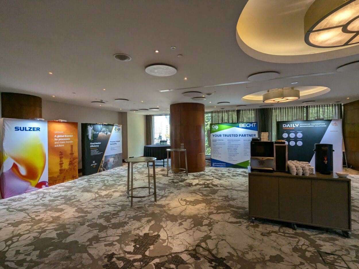 Portable pop-up display walls — buy & rent budget solutions